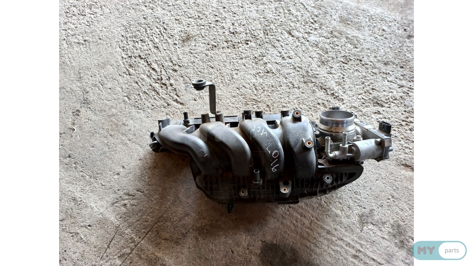 Nissan Juke 2016 კალექტორი | MYPARTS.GE